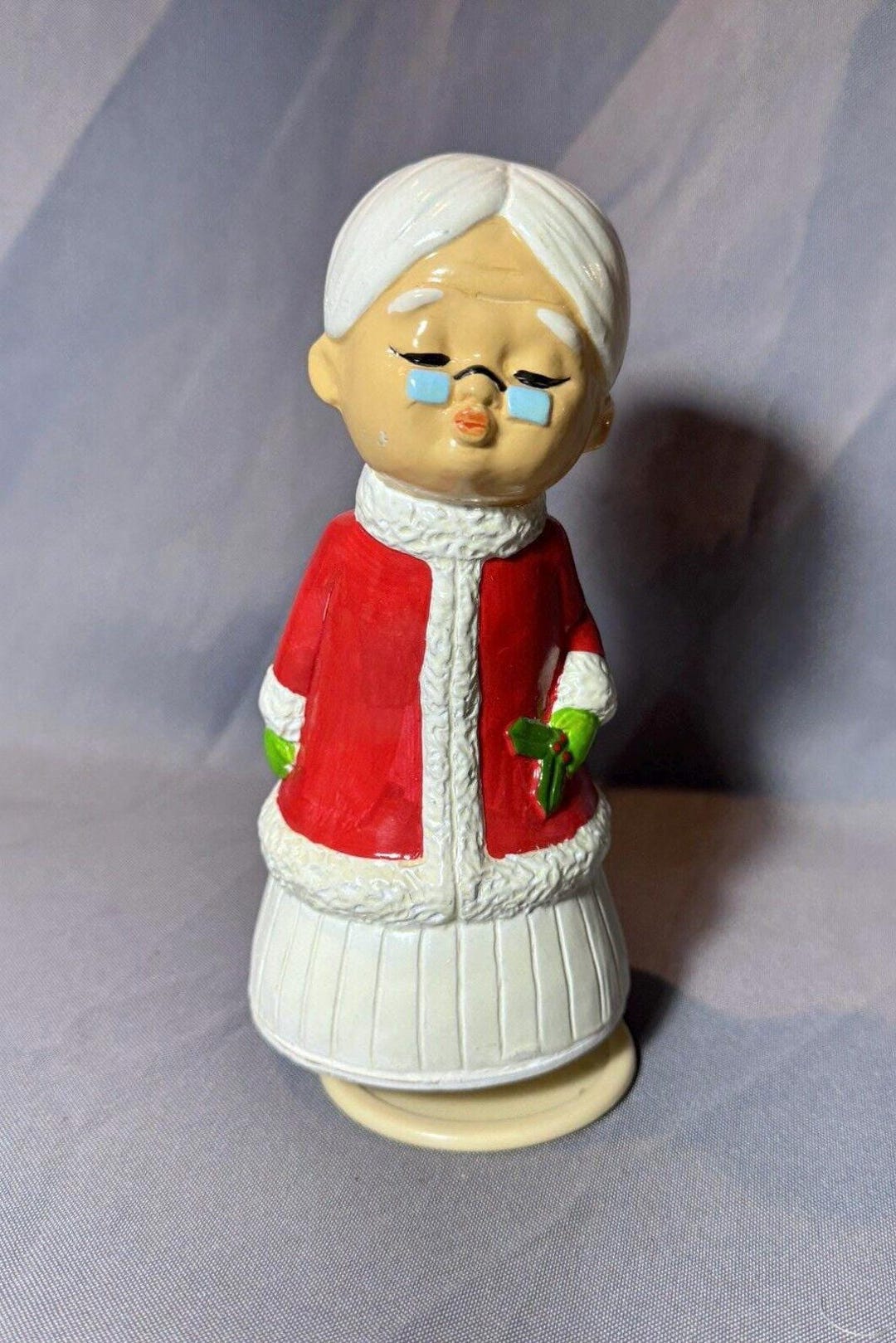 Vintage 8” Old Mrs Claus "mommy Kissing Santa" Ceramic Christmas Music ...