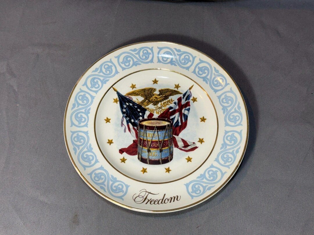 1974 Avon Freedom Plate Wedgewood Tunstall 9" Vintage - Etsy
