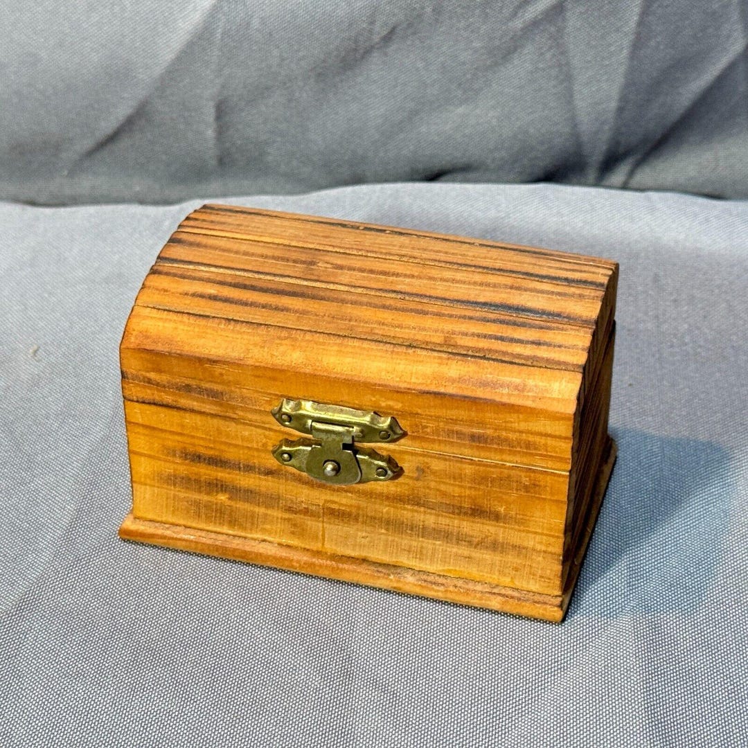 Vintage 4” Wood Latch Lock Box Trunk Treasure Chest Trinkets Jewelry ...