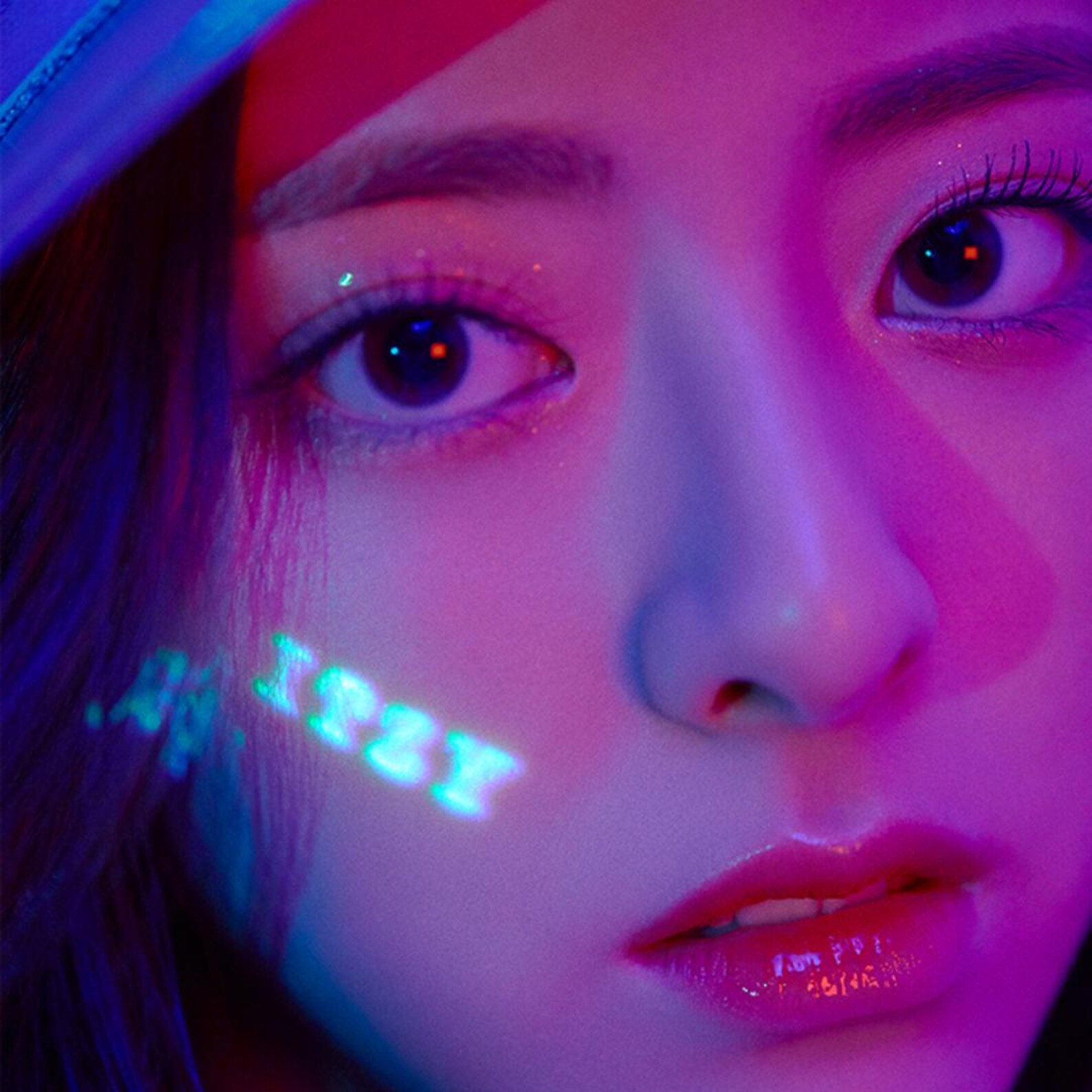 ITZY Yuna Posters 2 ~ Kpop Poster ~ ITZY ~ - Etsy