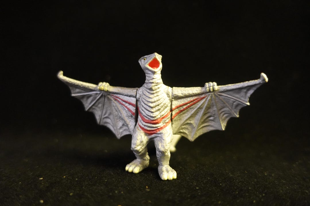 Godzilla Toho 1996 Gamera 2 [first Edition] Monster Space Gyaos Bandai ...