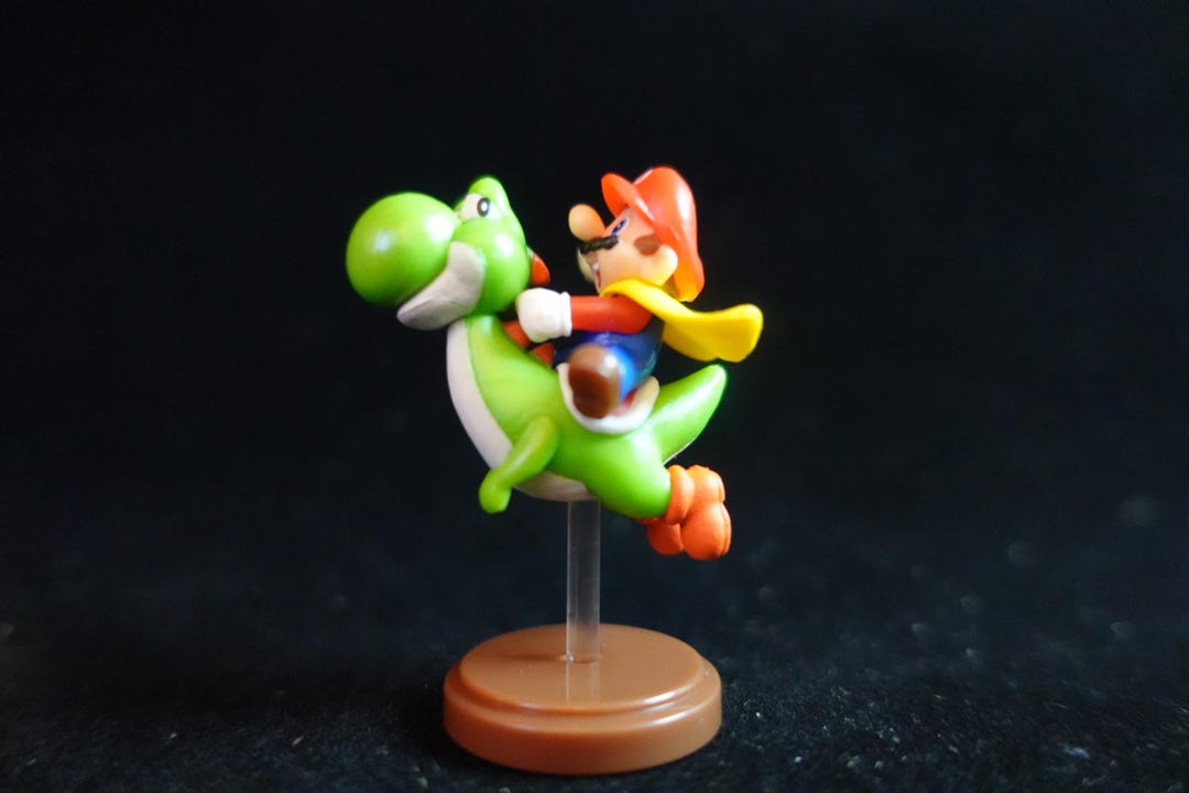 Super Mario 35th Anniversary Furuta Japan Super Mario Figure Cape Mario ...