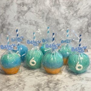 1/2 Dozen or 1 Dozen Bluey and Bingo Candy Apples - Etsy
