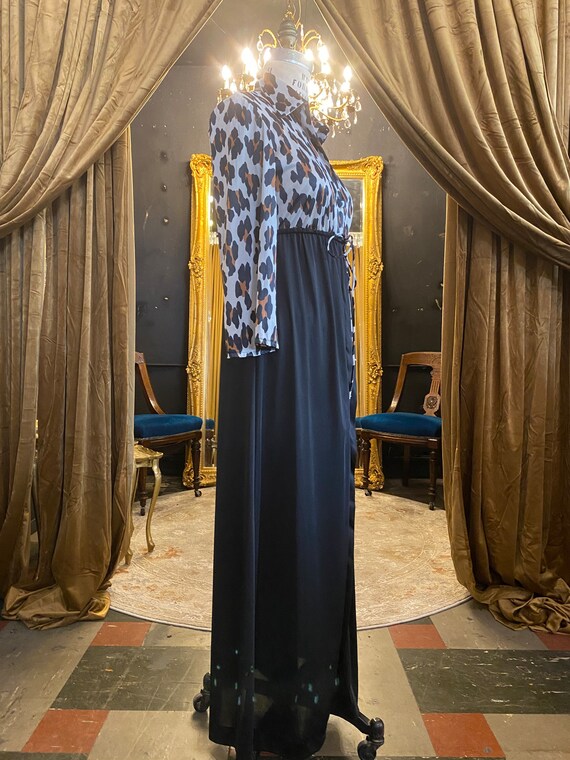 1970s dressing gown, vintage robe, leopard print, zip… - Gem