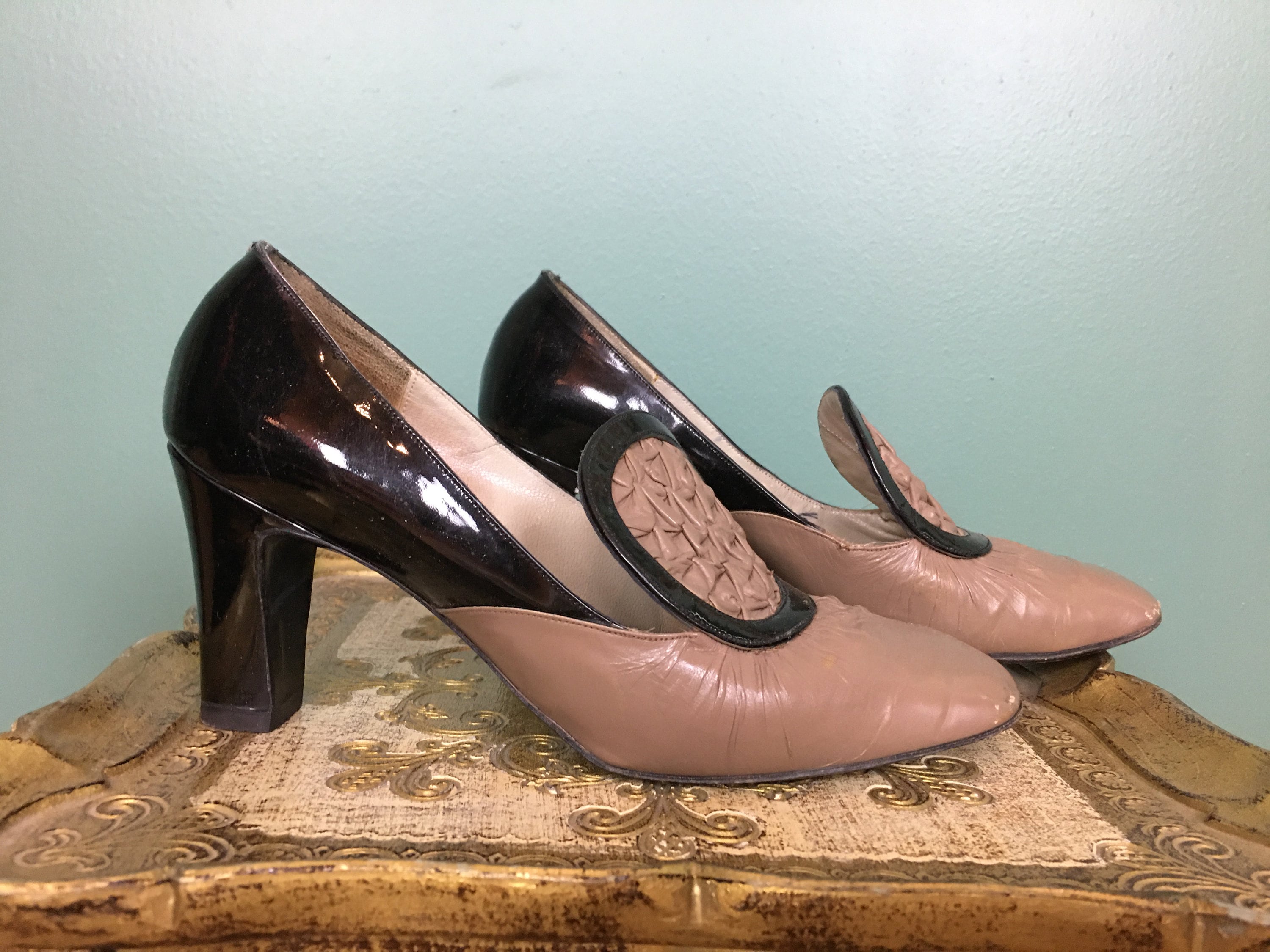 1960s Mod Shoes Sevilla Shoes Taupe and Black Vintage 60s | Etsy