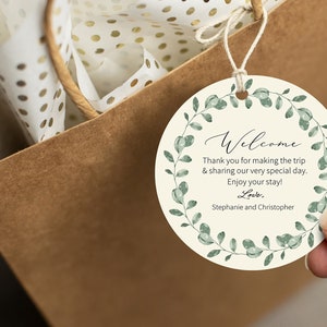 Round Welcome Tag, Round Tag for Gift Bag, Gable Box, Green Wreath ...