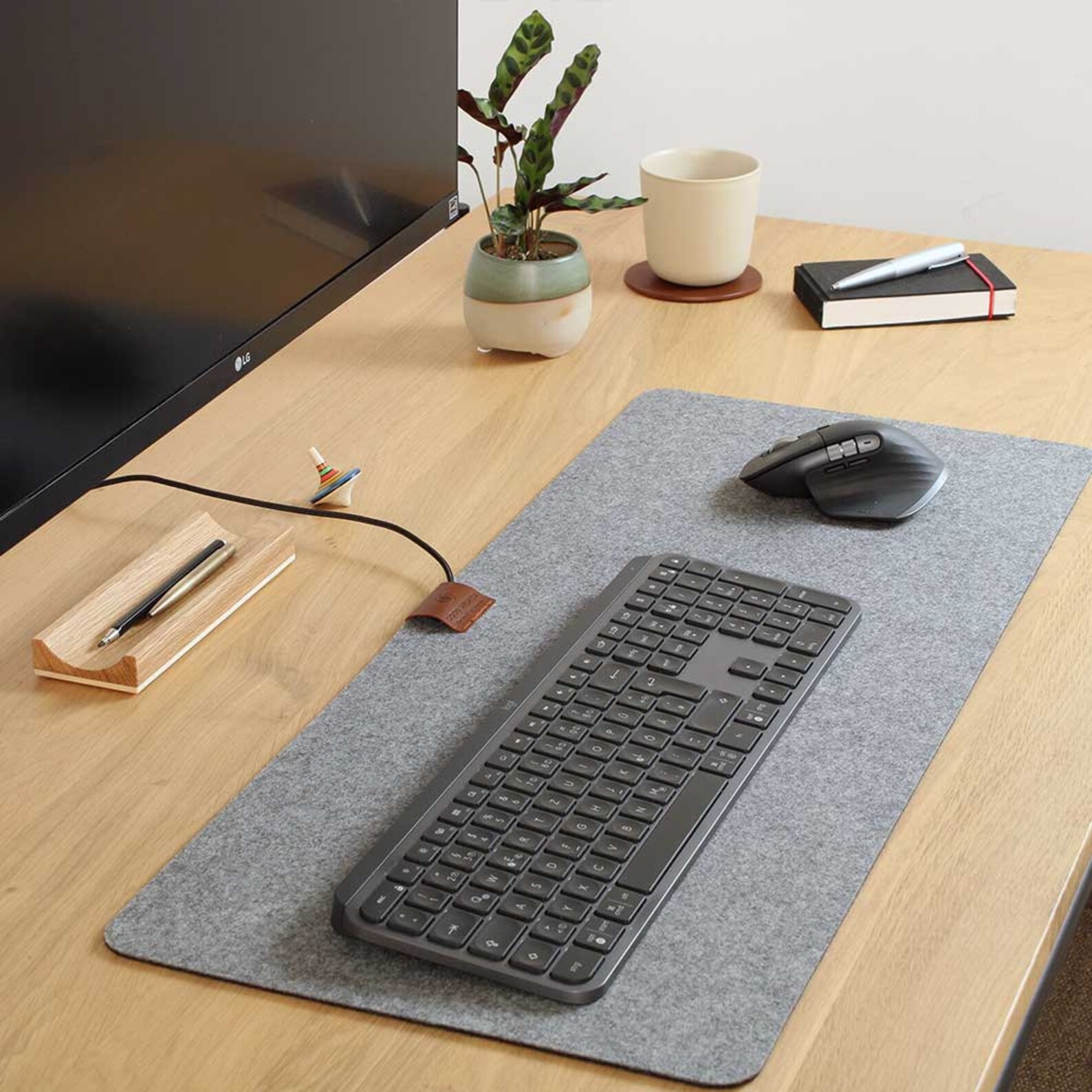100% Wool Felt Desk Mat, Eco-friendly Felt Desk Pad With Cable Holder ...