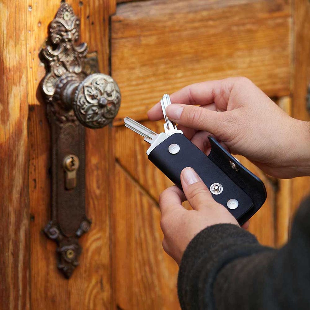 Leather Key Case With Flip-out Keys - (up to 10 Keys) Finest Italian ...