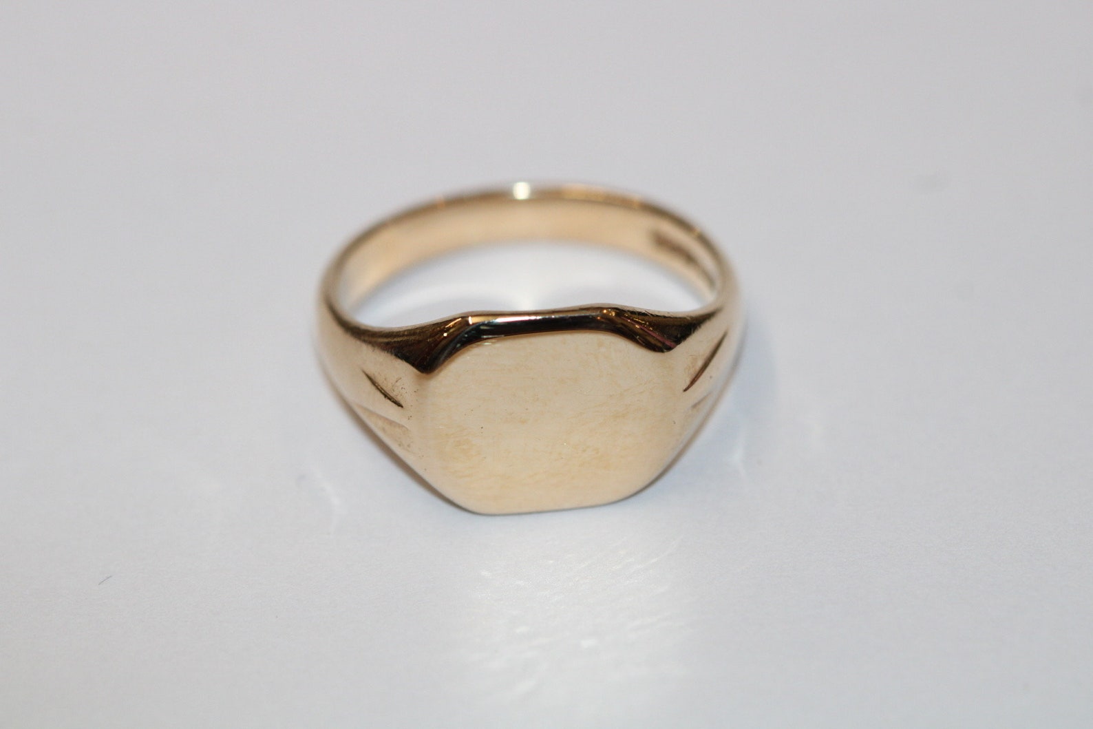 9ct Yellow Gold Signet Ring - Etsy