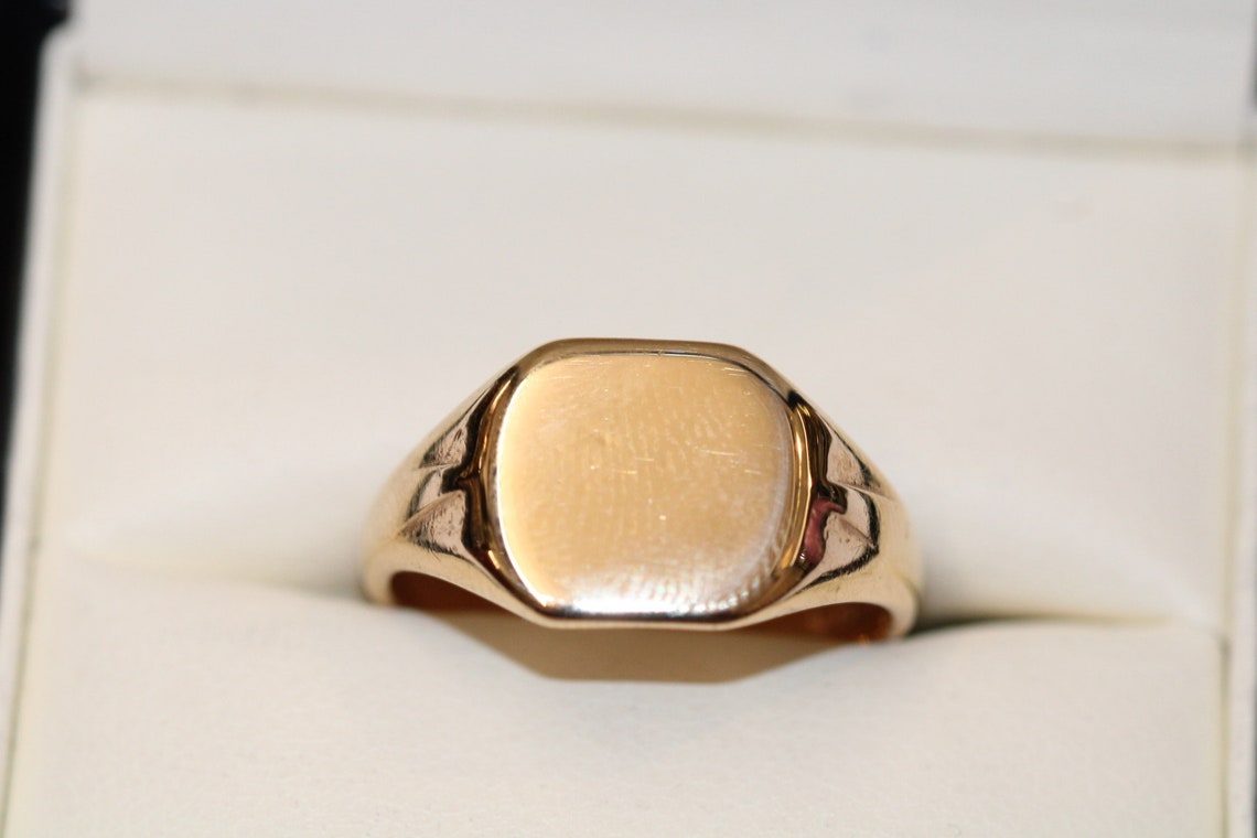 9ct Yellow Gold Signet Ring - Etsy
