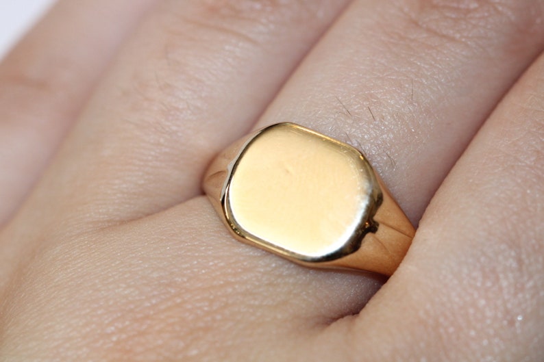9ct Yellow Gold Signet Ring - Etsy