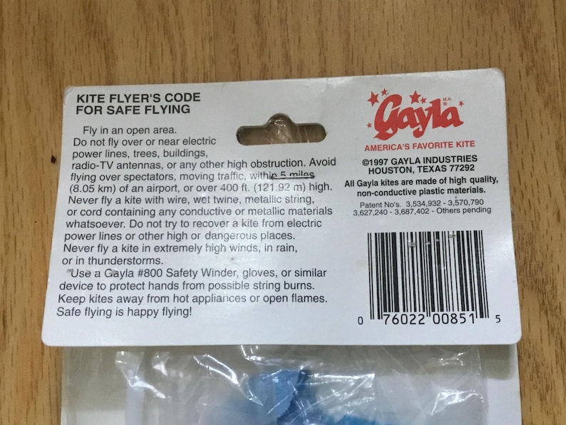 Gayla Wildlife Kites Macaw Parrot Bird Wing Flapper Motion Kite 55 Inch ...