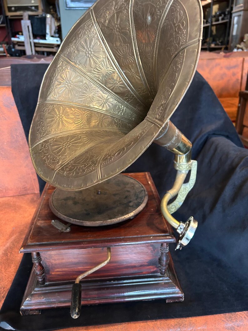 Antique Hand-crank Gramophone Fully Functional Vintage Record Player - Etsy