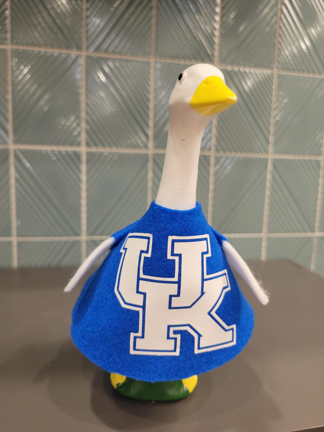 University of Kentucky Goose Tee Shirt C-A-T-S Outfit – Fits 7" Desk ...