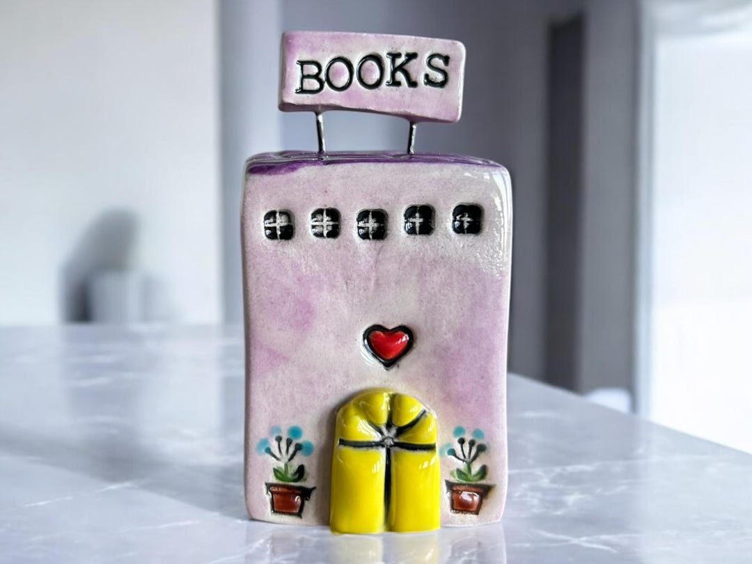 Fun Books Tiny House, Charming Decor With Vibrant Roof for Book ...