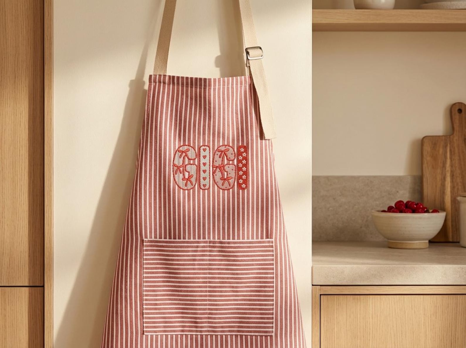 Mother's Day Mama Apron, Hand Embroidered Striped Kitchen Apron for Mom ...