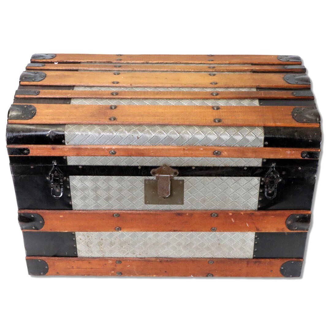 Diamond Cross Hatch Pattern Steel Curve Top Antique Steamer Trunk ...