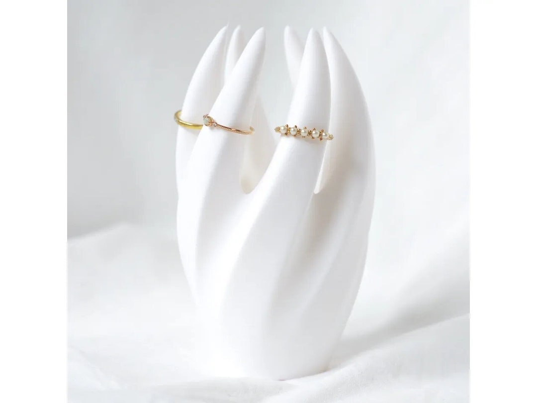 Personalised Twisted Hand Ring Holder Plastic - Artisanal Jewellery ...