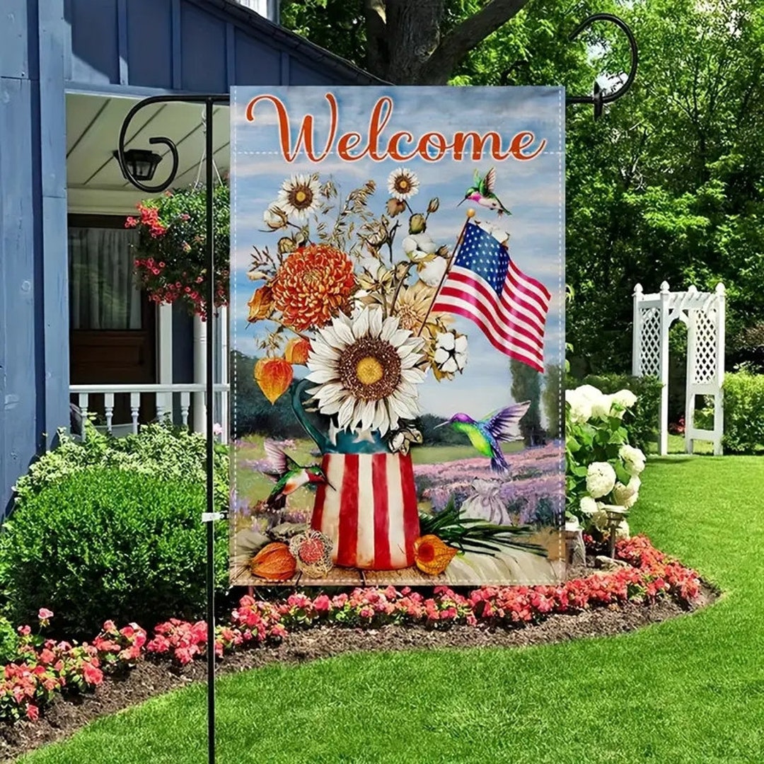 Fourth of July Themed Welcome Yard Flag, Retro Flower Vase and ...
