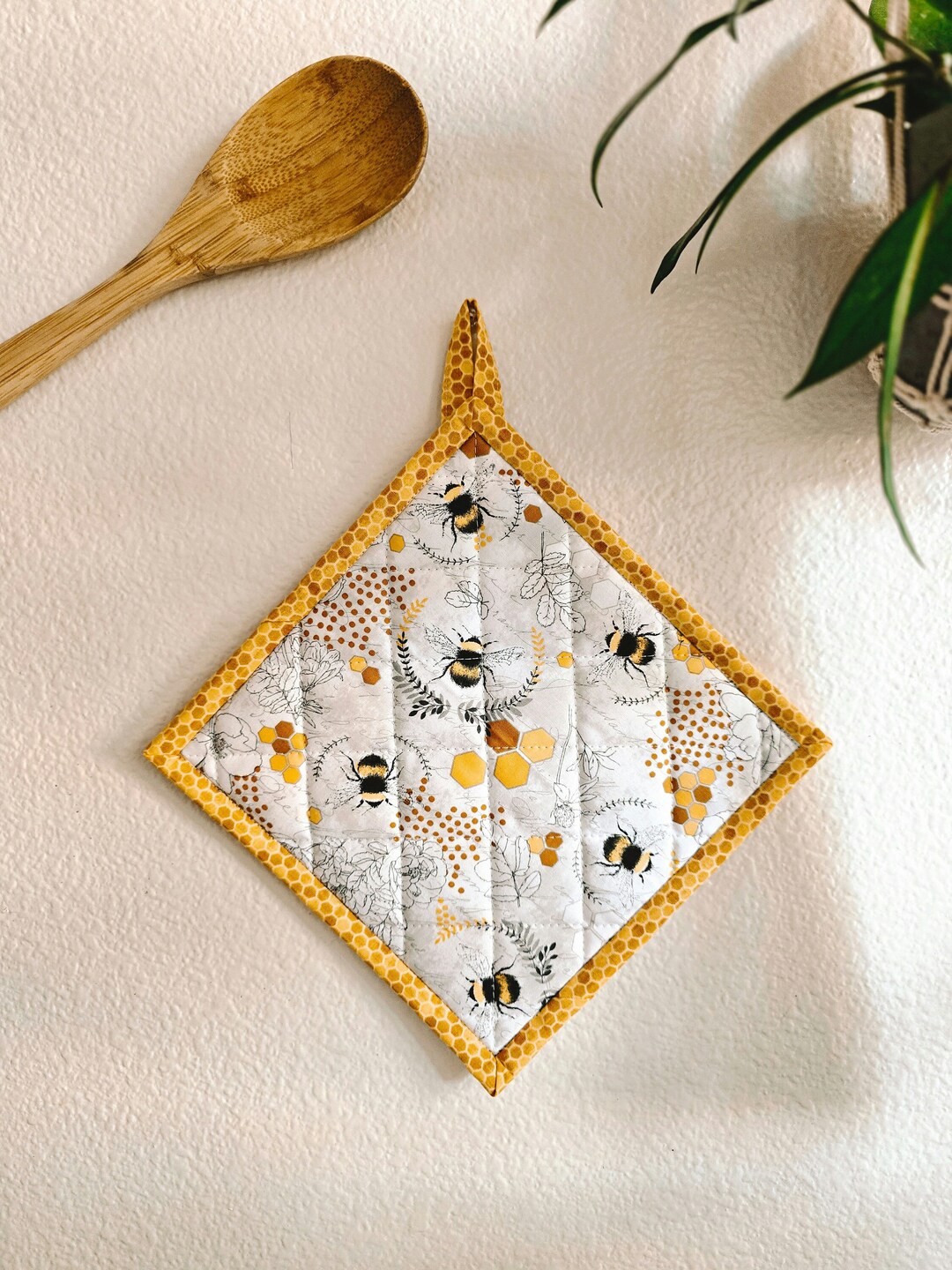 Bee Pot Holder Honey Comb Bumble Bee Kitchen Decor Home Trivet | Three ...
