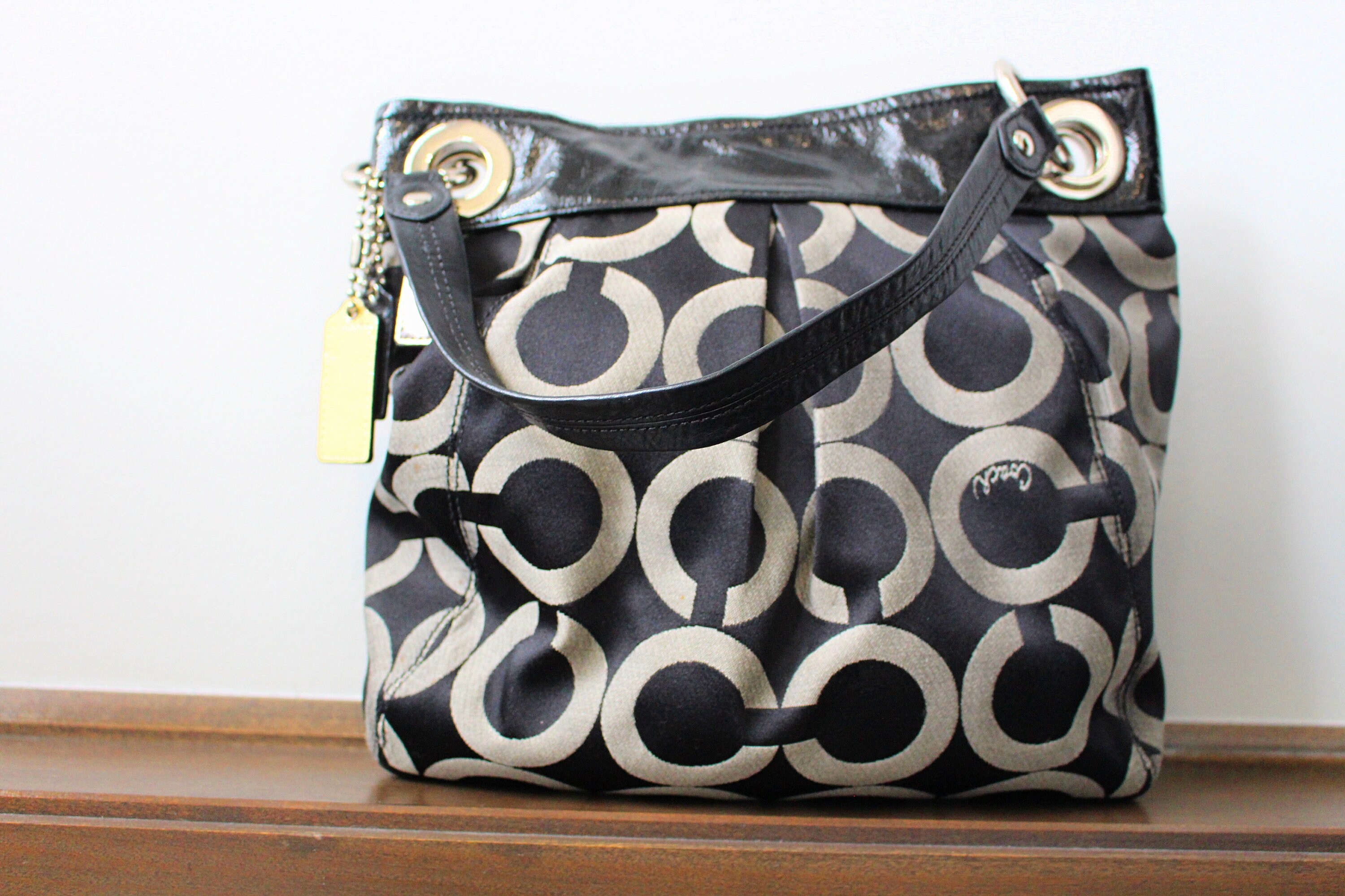 COACH Purse Madison Box Op Art Black & Cream Canvas EUC Signature C ...