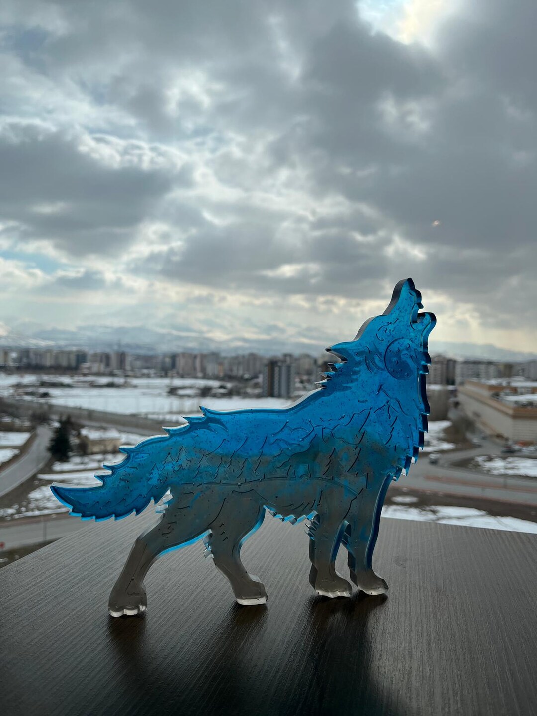 Decorative Howling Wolf Figure -wolf-epoxy Resin Animal Figures-blue ...