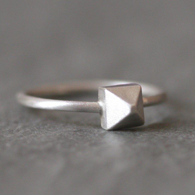 Silver Pyramid Ring - Etsy