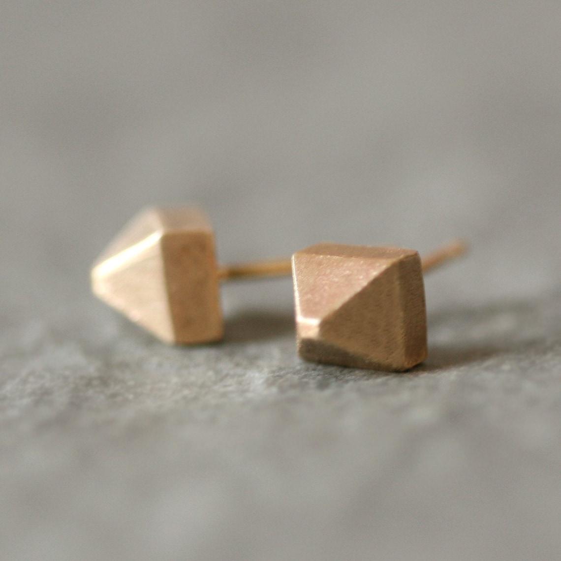 Pyramid Stud Earrings in 14K Gold - Etsy