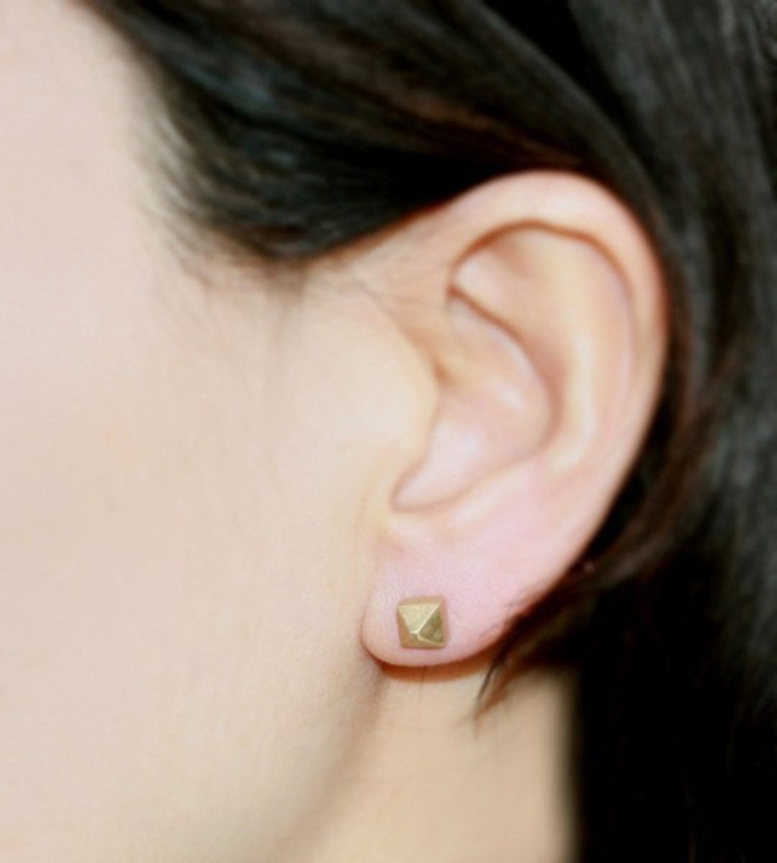 Pyramid Stud Earrings in 14K Gold - Etsy
