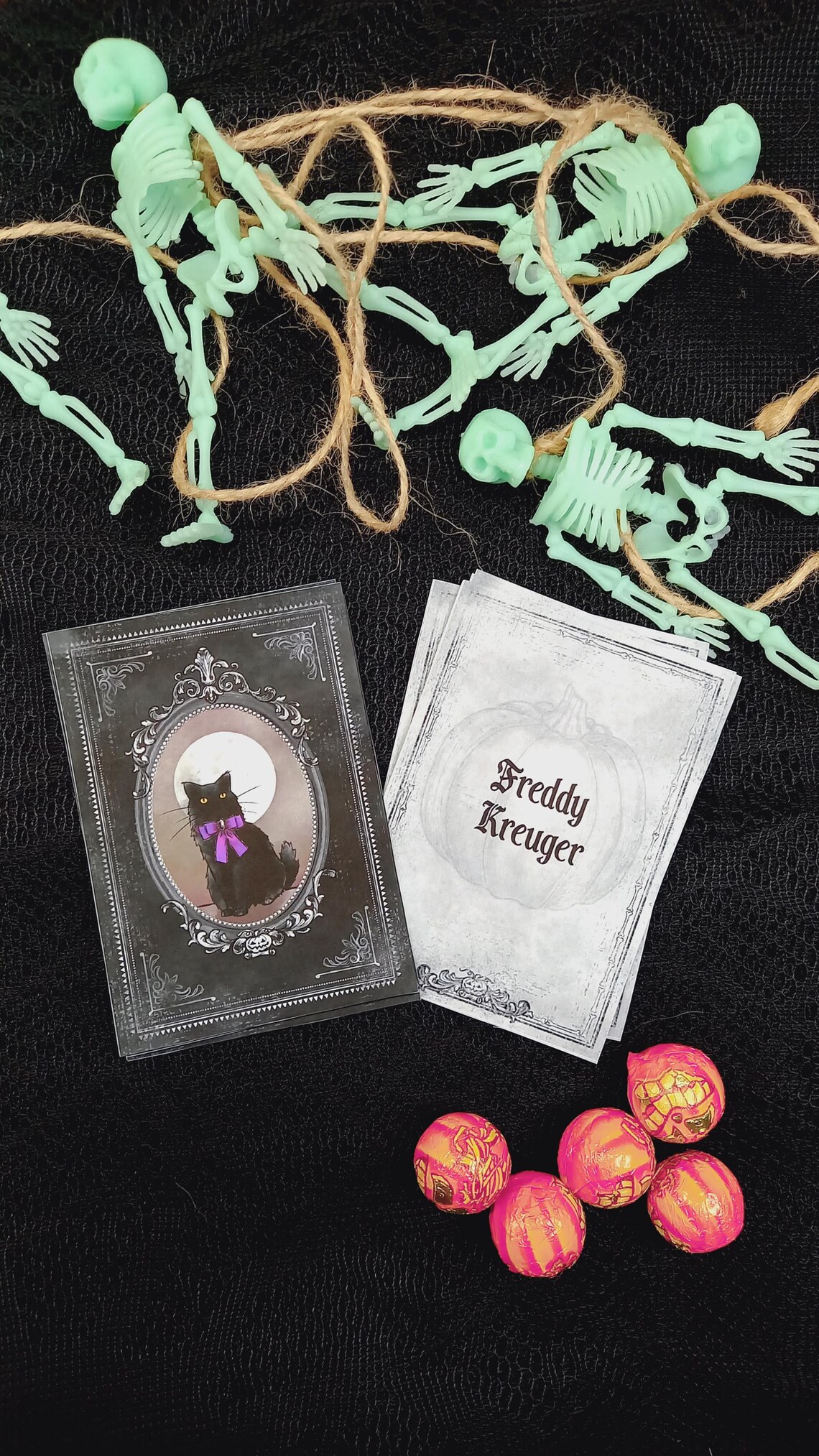 Halloween Charades for Adults, Teens and Kids 64 Custom Spooky Cards ...