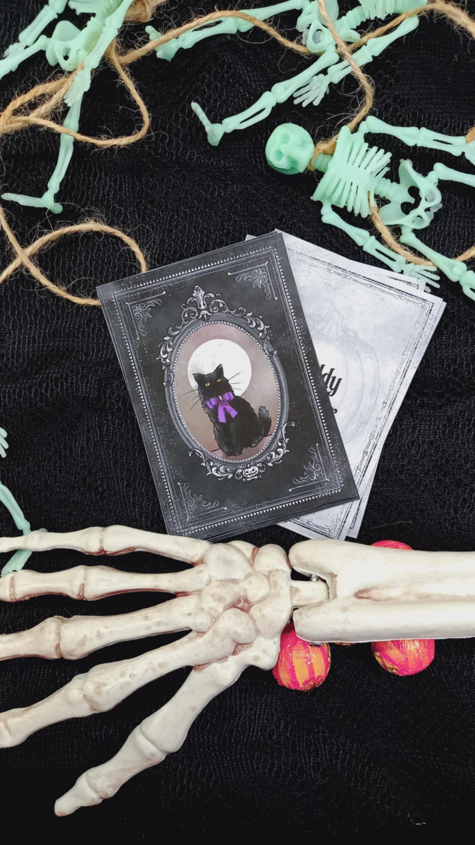 Halloween Charades for Adults, Teens and Kids 64 Custom Spooky Cards ...