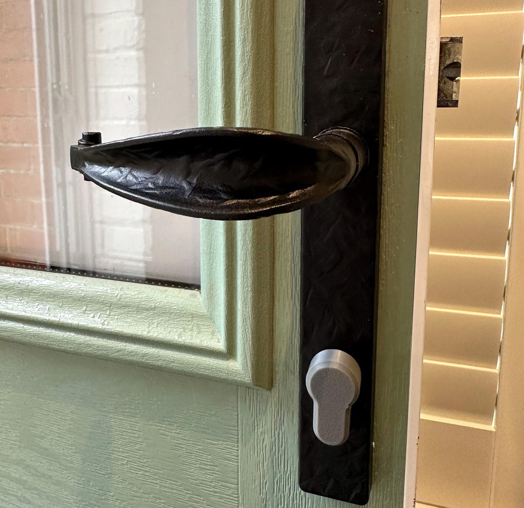 Draughty Keyhole 1 X Pair Grey Coloured Push Fit Key Lock Covers Helps ...