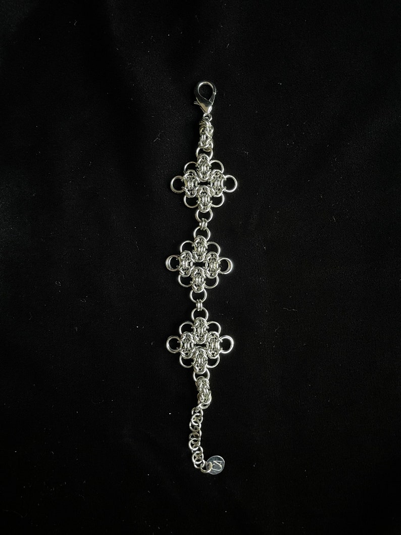 ANUBIS Stainless Steel Diamond Flower Chainmail Bracelet - Etsy