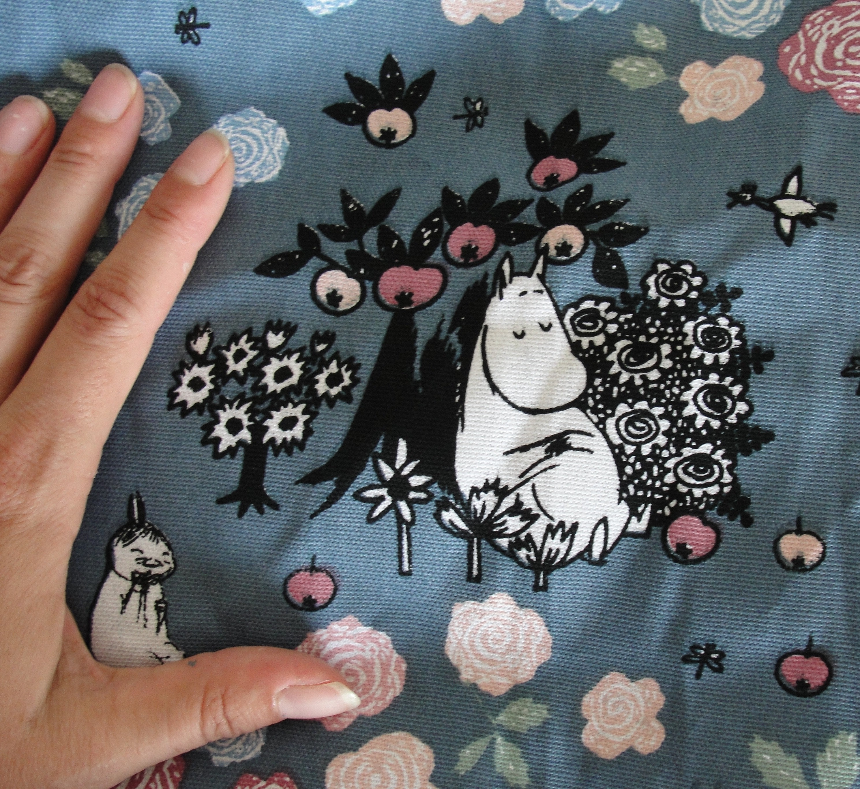 Lilac Moomin fabric cotton by Finlayson Tooticky Satumuumi Muumimamma ...