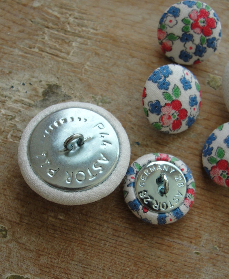 Fabric Covered Buttons Hand Embroidered Vintage Cotton 8pcs - Etsy