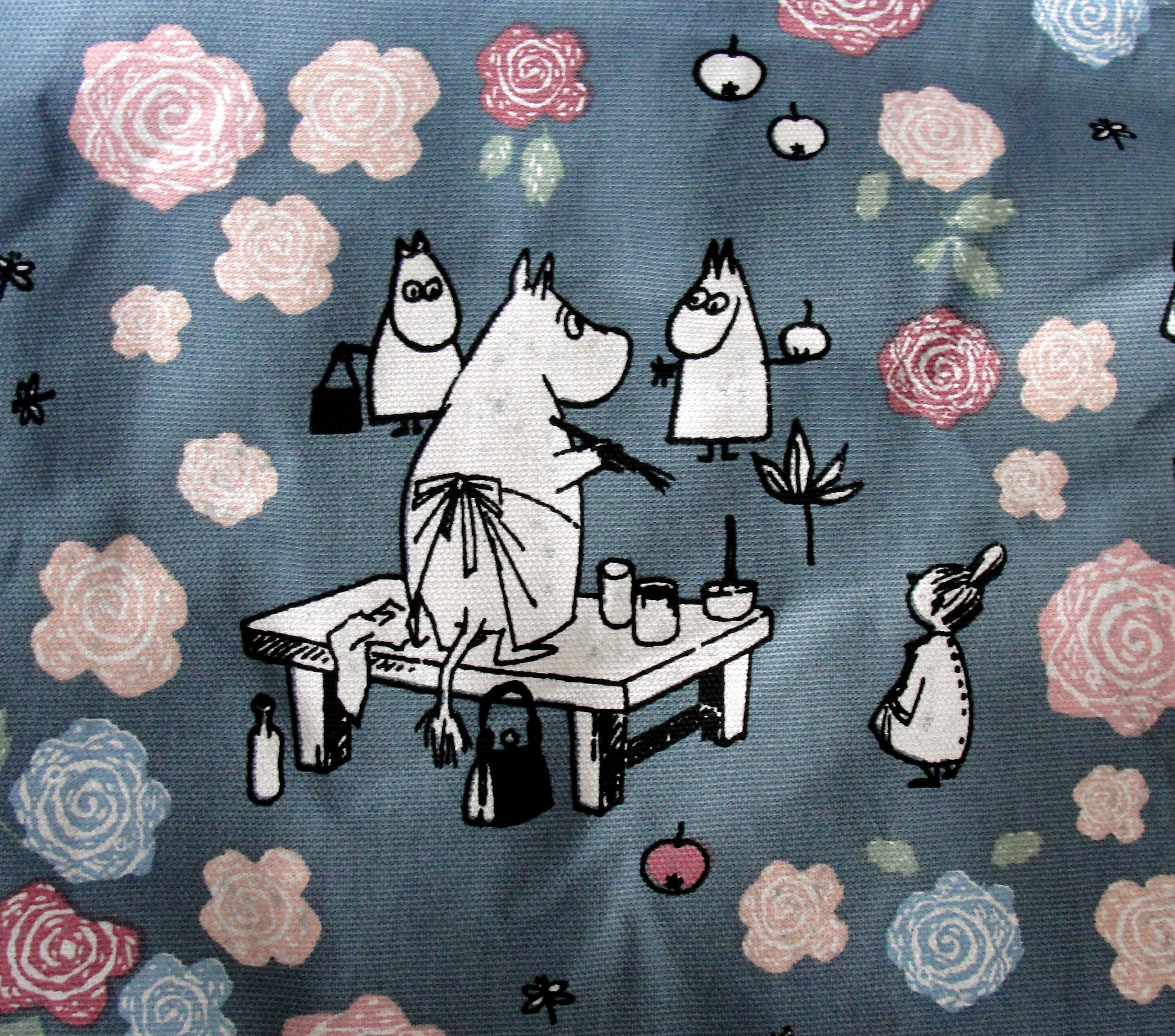 Lilac Moomin fabric cotton by Finlayson Tooticky Satumuumi Muumimamma ...