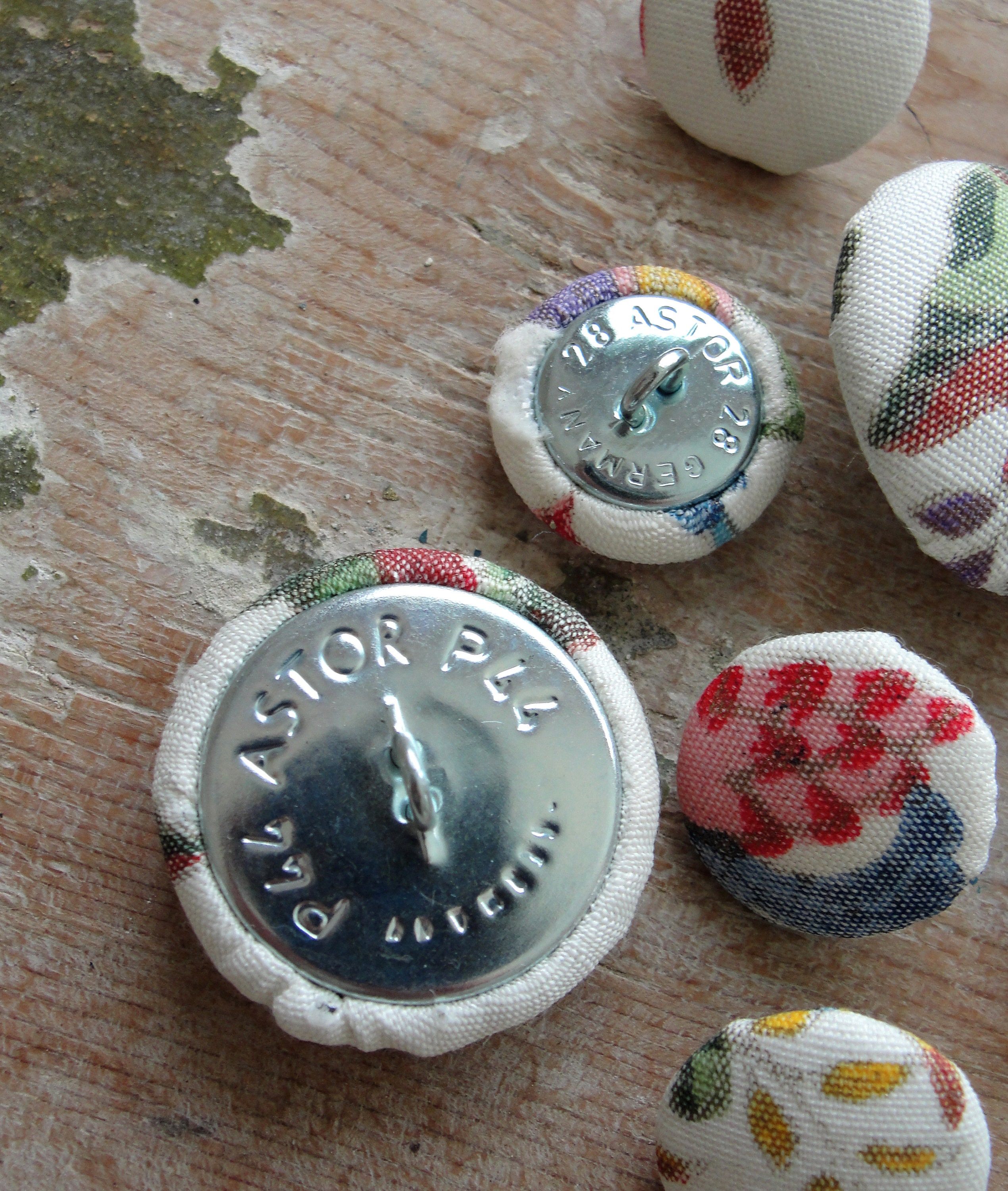 Fabric Covered Buttons Vintage Hand Printed Silk 14pc - Etsy