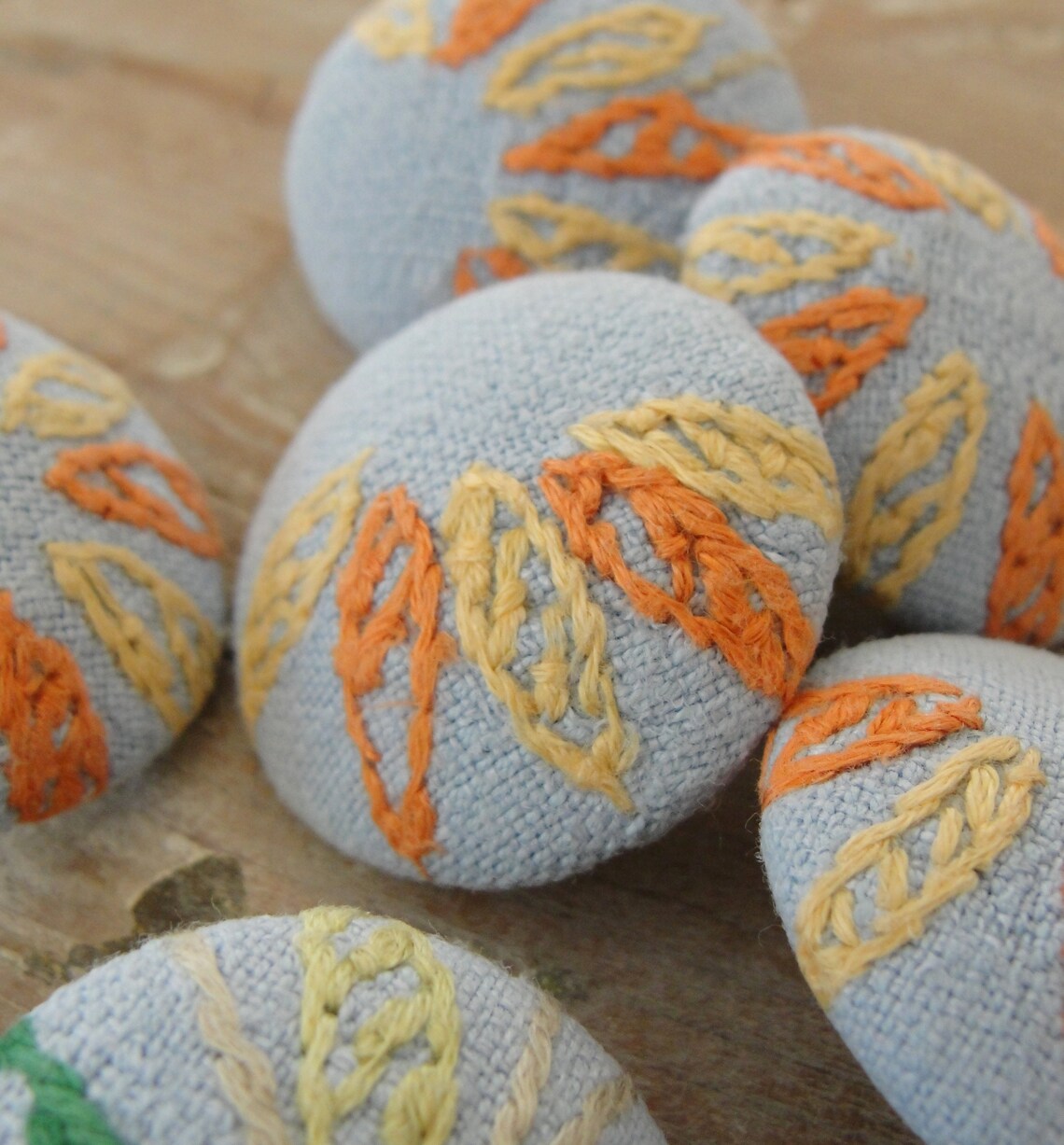 Fabric Covered Buttons Vintage Embroidered Linen 8pcs - Etsy