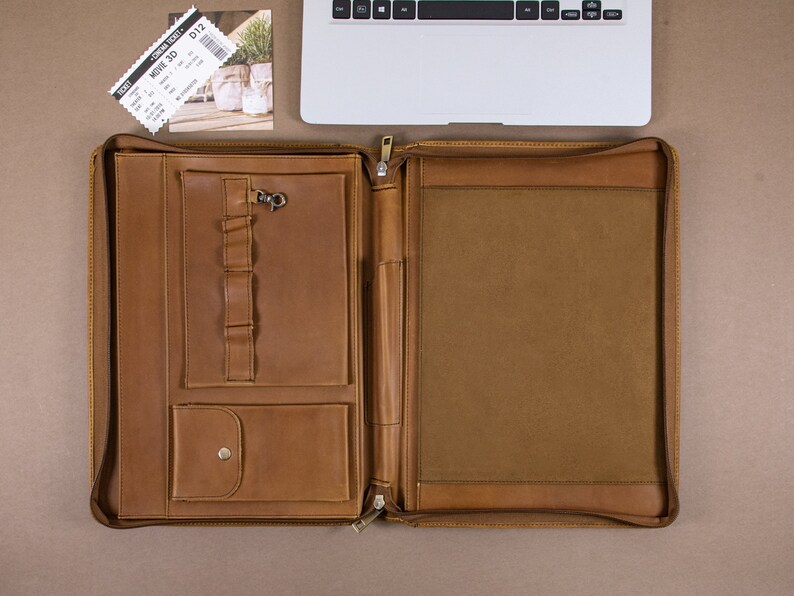 Men's A4 Personalized Brown Portfolio With Zipper, Engraved Crazy Horse ...