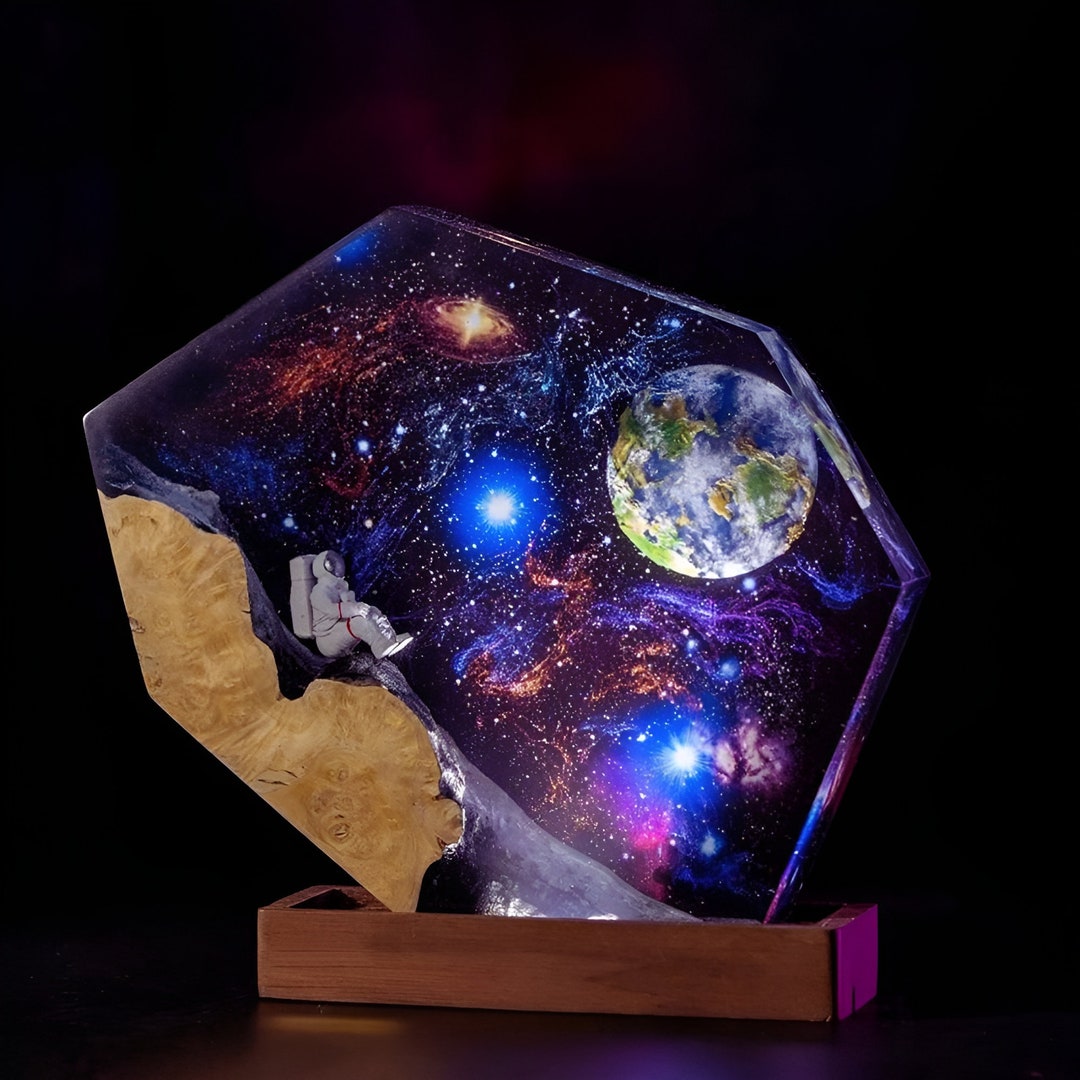Space Night Light Epoxy Resin Table Light, Resin Lamp, Creative Art ...