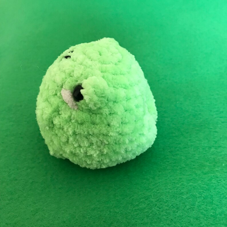 Cheeky Frog hand Made, Crochet, Amigurumi, Plushie ALREADY MADE - Etsy