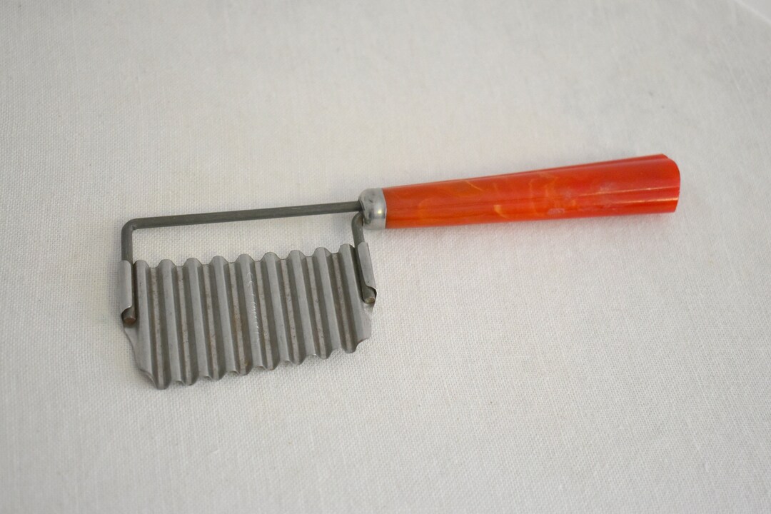 1940s Wavy Cutter With Red Swirl Bakelite Handle - Etsy