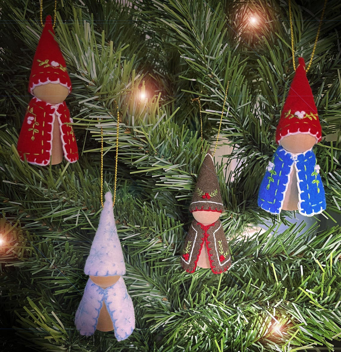 Mistletoe Gnome Peg Doll or Ornament - Etsy