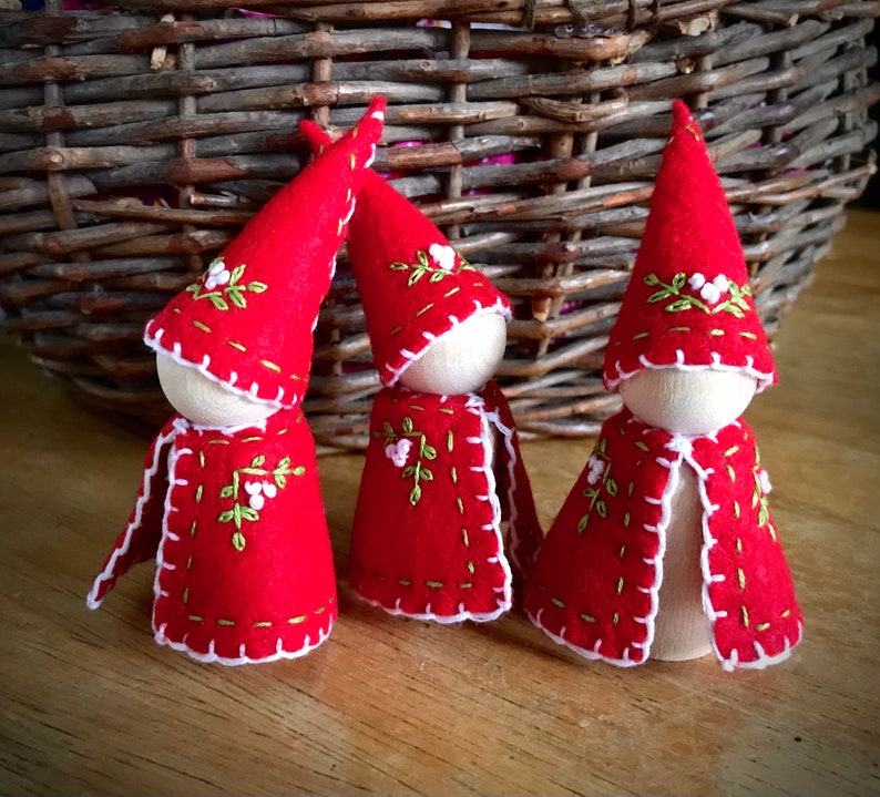Mistletoe Gnome Peg Doll or Ornament - Etsy