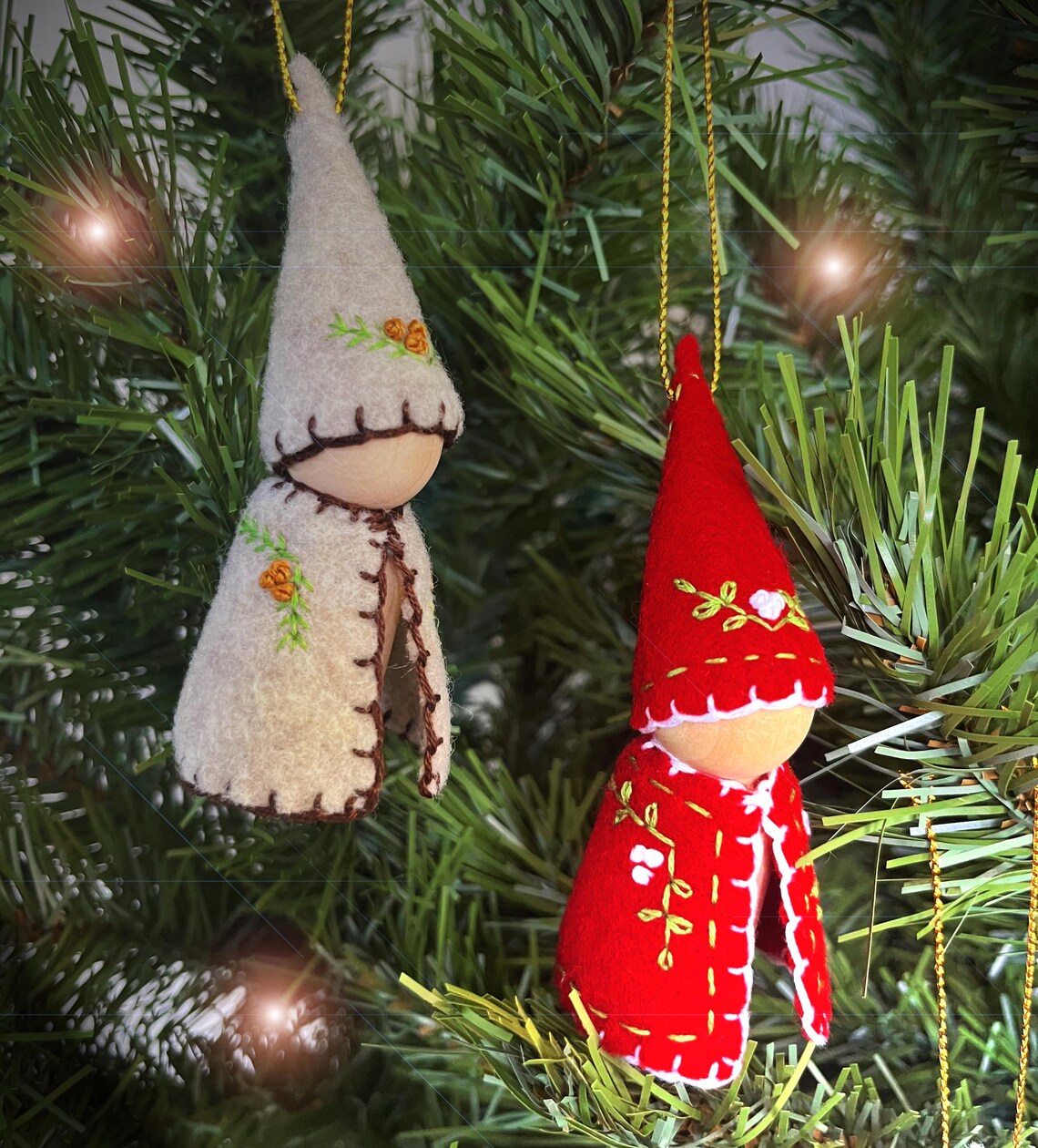 Mistletoe Gnome Peg Doll or Ornament - Etsy