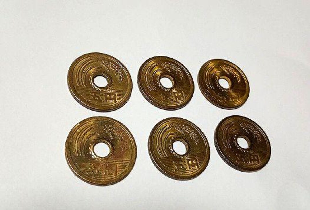 6real Japanese Coins (5-yen) - Set of SIX (6) - Circulated, Various ...