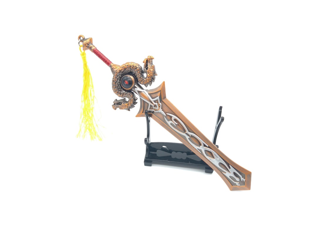 World of Warcraft Keychain, Ashkandi, Greatsword of the Brotherhood ...