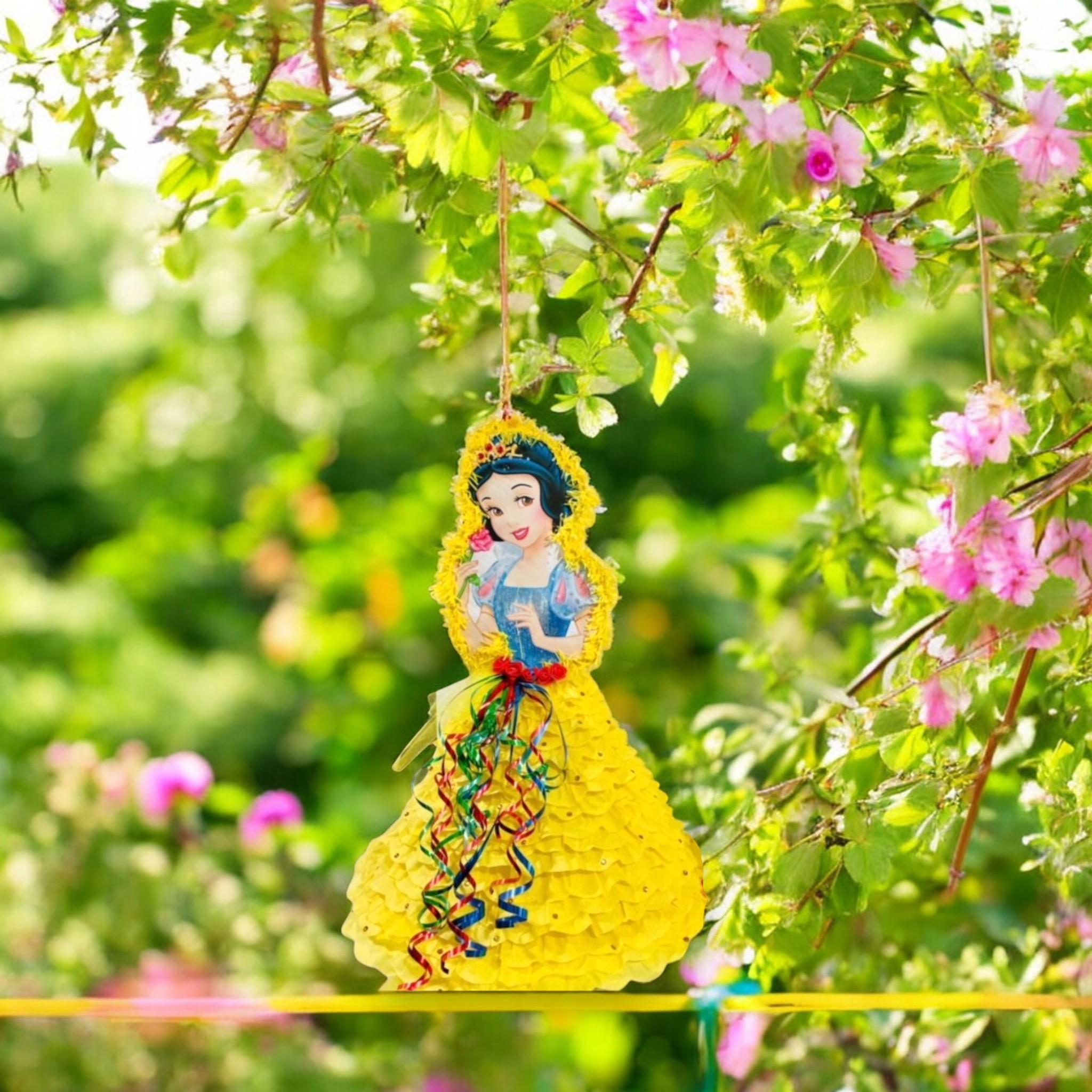 Mini Snow White Pinatas Snow White Pinatas Mini Pinatas Snows White ...