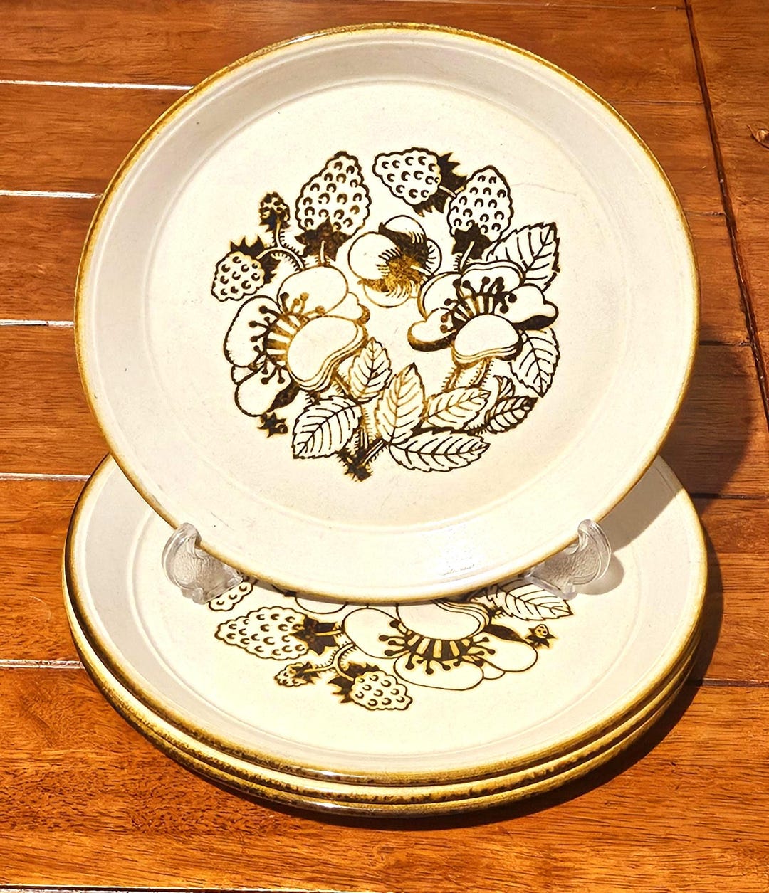 Vintage Kiln Craft Bramble Plates Set of 4, 1970s Strawberry Pattern ...