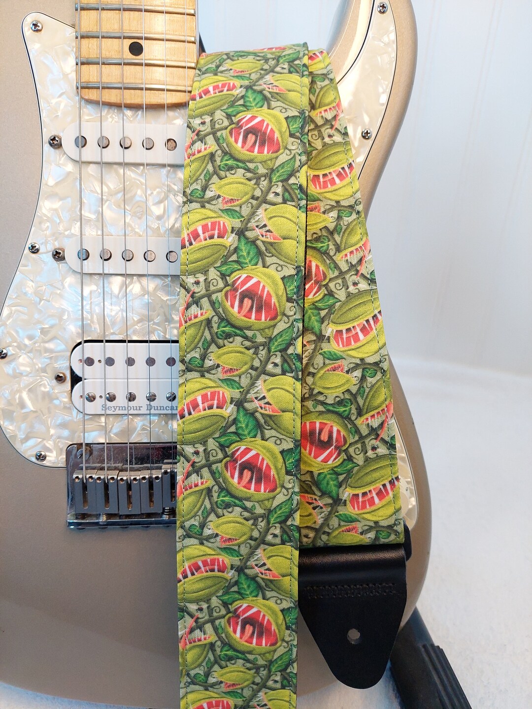 Venus Flytrap Horror Guitar Strap - Etsy